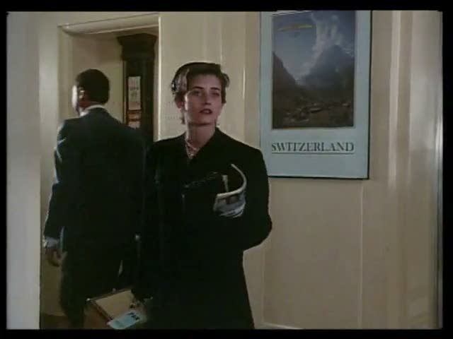 Screen Captures - 2074 - Courteney Cox Online - Photo Gallery